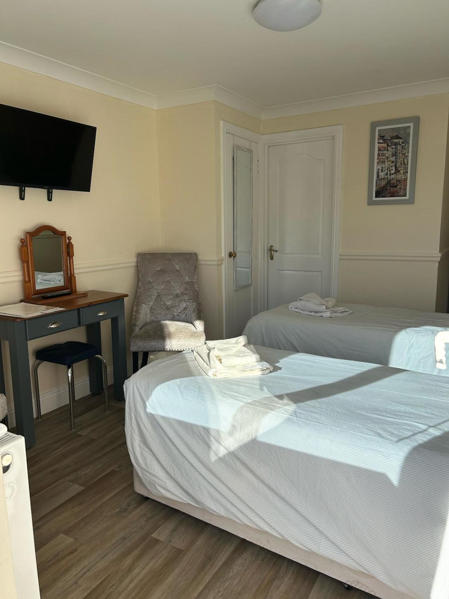 HALFWAY HOUSE INN COUNTRY LODGE | ⋆⋆⋆ | YEOVIL, UNITED KINGDOM | SEASON ...