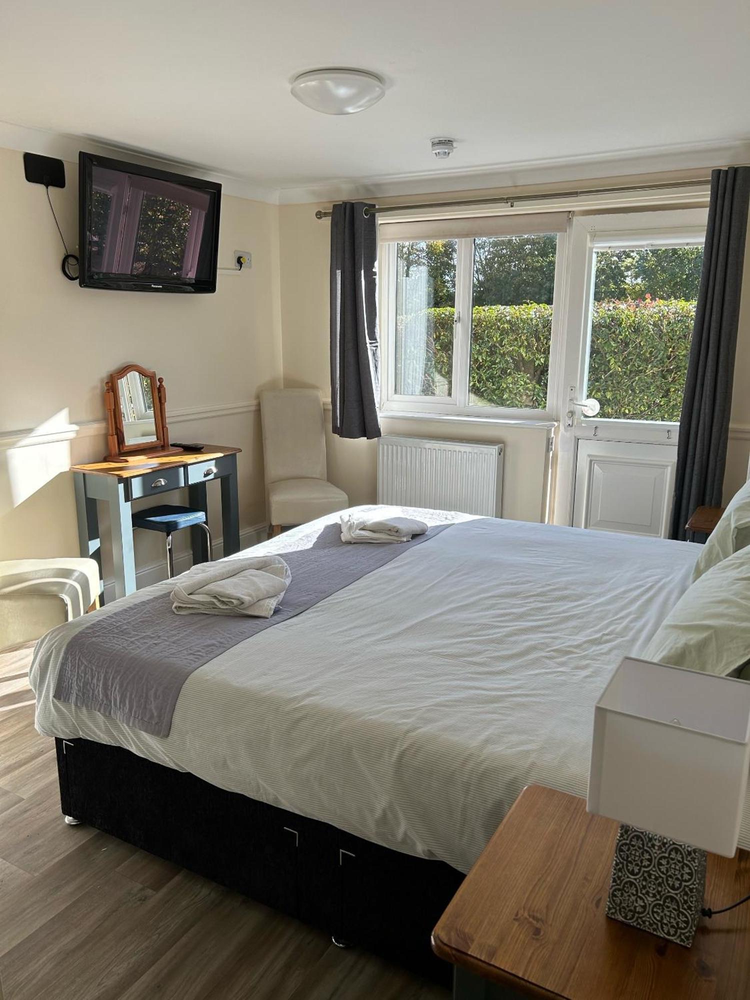 HALFWAY HOUSE INN COUNTRY LODGE | ⋆⋆⋆ | YEOVIL, UNITED KINGDOM | SEASON ...